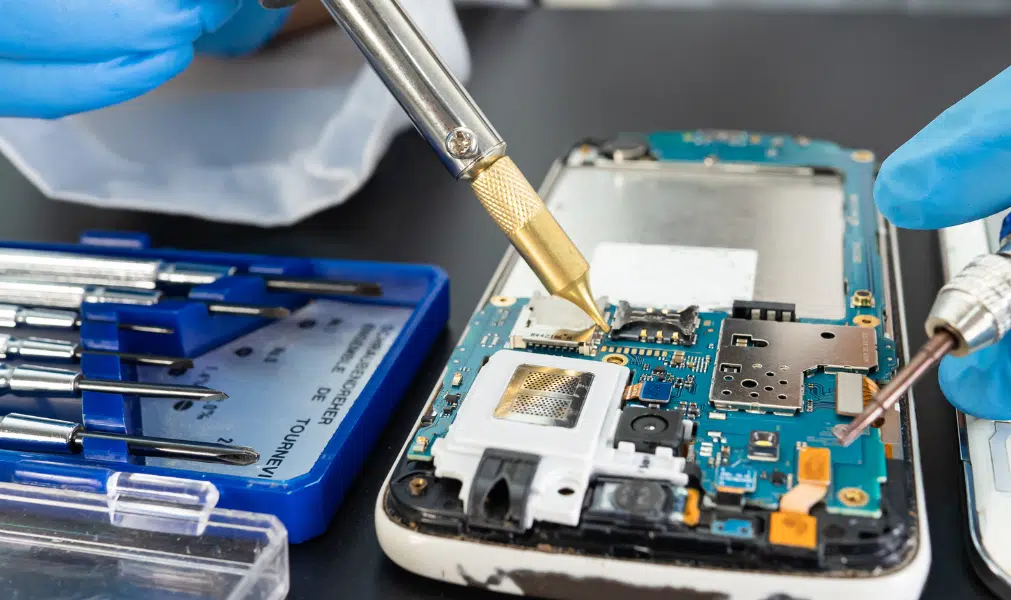 Best Cell Phone Repair Service Near You - Techy Company