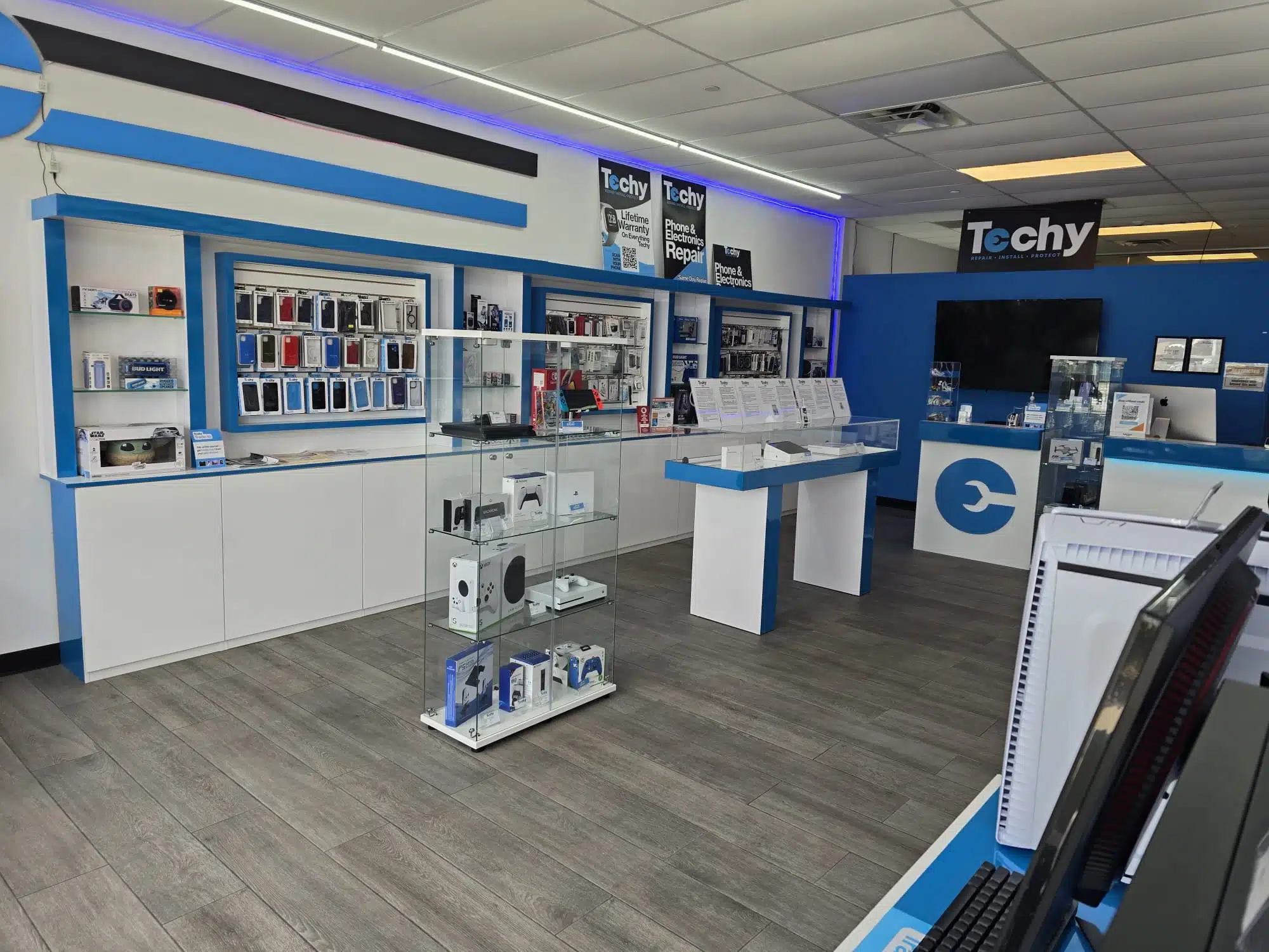 Techy Doral Store - Techy Company